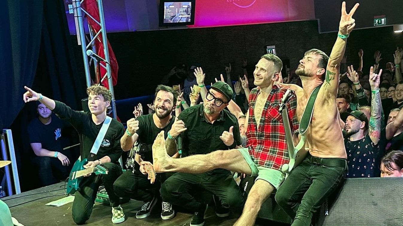 Bartal Dani a FISH! együttessel tombol a Roxxyban