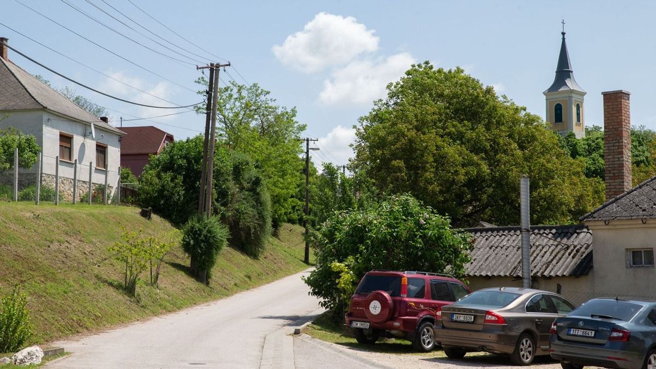 Templom a templomban: kuriózum Súron