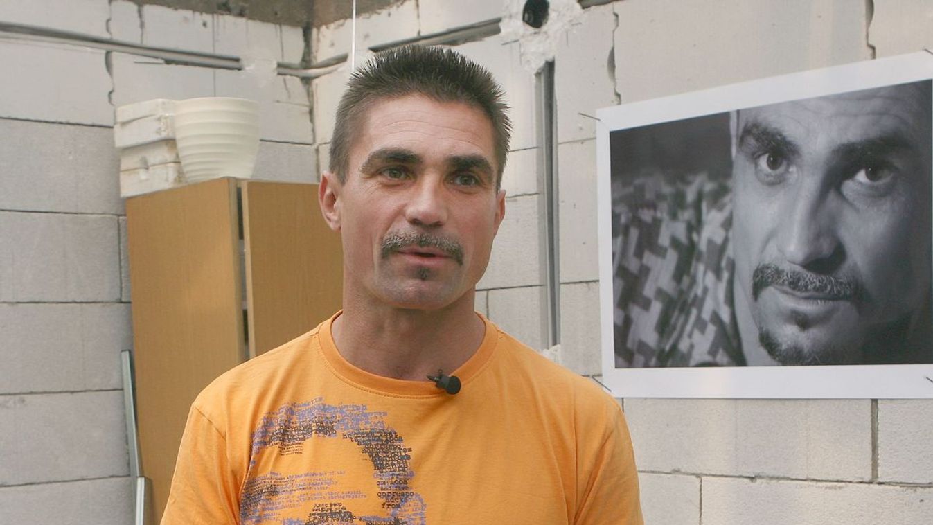 Ambrus Attila Parlament mellett nyit boltot