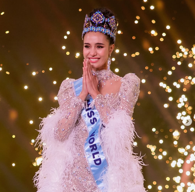 Miss World 2025: a nyertes fehérneműs fotóin ámul a világ