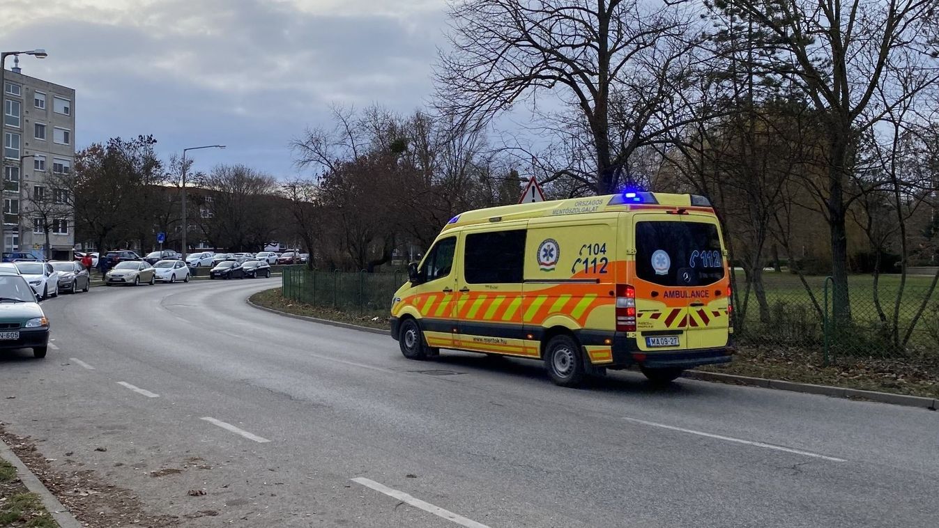 Újraélesztés: az egyik bankfiókban lett rosszul egy idős férfi