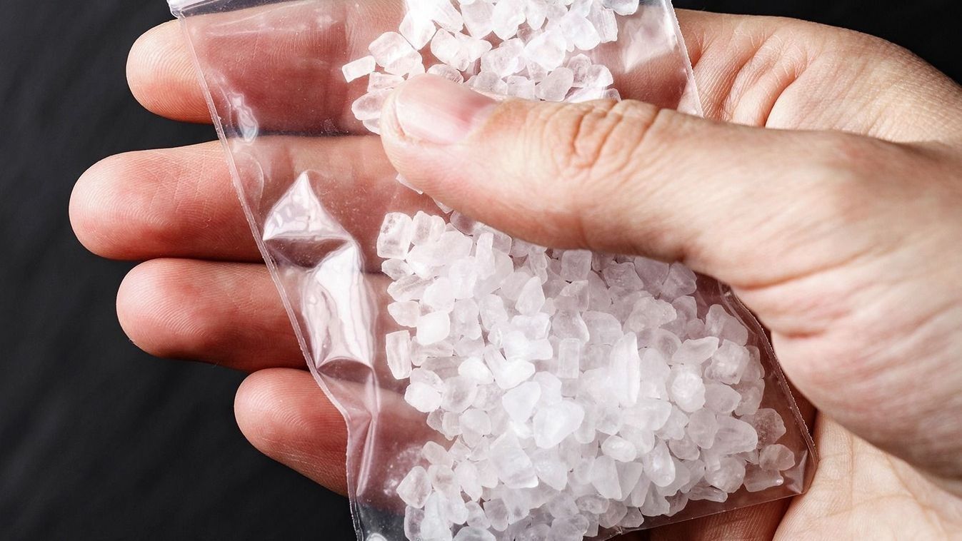 Drogok leselkednek a gyerekekre szinte az utcán is