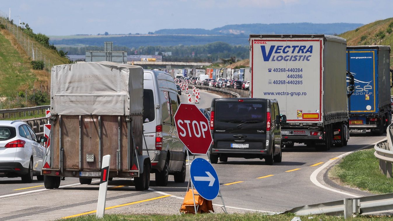 Baleset miatt több kilométeres a dugó az M1-esen