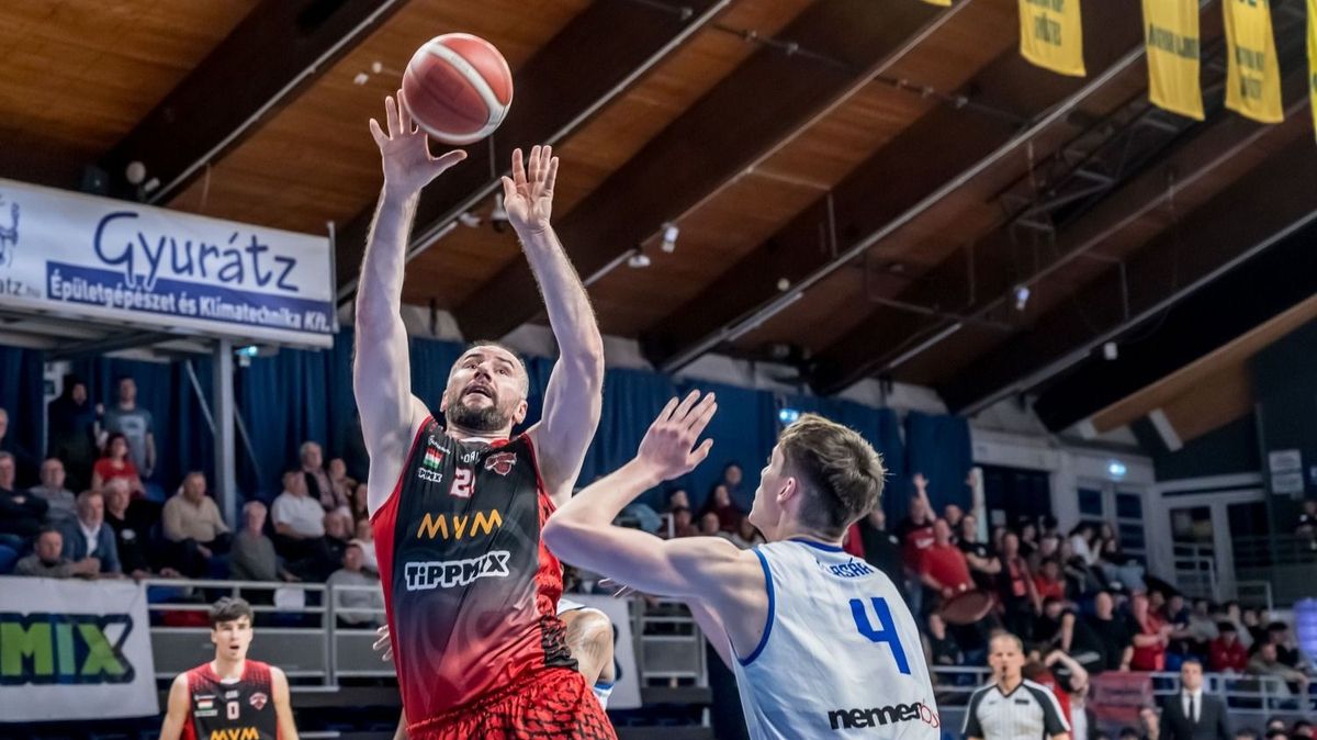 Az OSE Lions-DEAC meccs hatalmas csatát és vendégsikert hozott