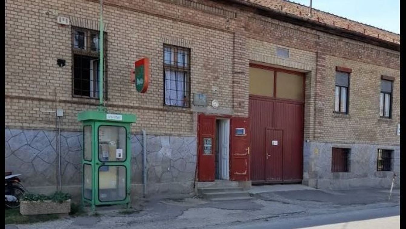 A pilismaróti posta költözne, de mégis marad